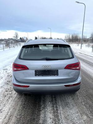 Grey Audi Q5 2009 in Ukmerge, with an engine capacity of 1.97 L and mileage of 219 thousand km for 7950 €, photo 5 on AUTOMOTO.COM.LV