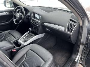 Grey Audi Q5 2009 in Ukmerge, with an engine capacity of 1.97 L and mileage of 219 thousand km for 7950 €, photo 9 on AUTOMOTO.COM.LV
