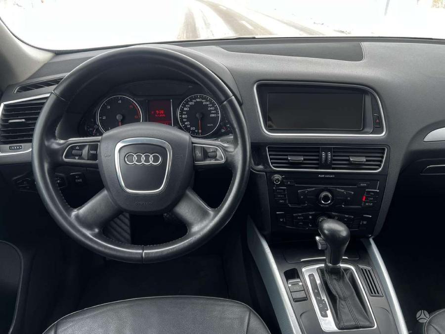 Grey Audi Q5 2009 in Ukmerge, with an engine capacity of 1.97 L and mileage of 219 thousand km for 7950 €, photo 11 on AUTOMOTO.COM.LV