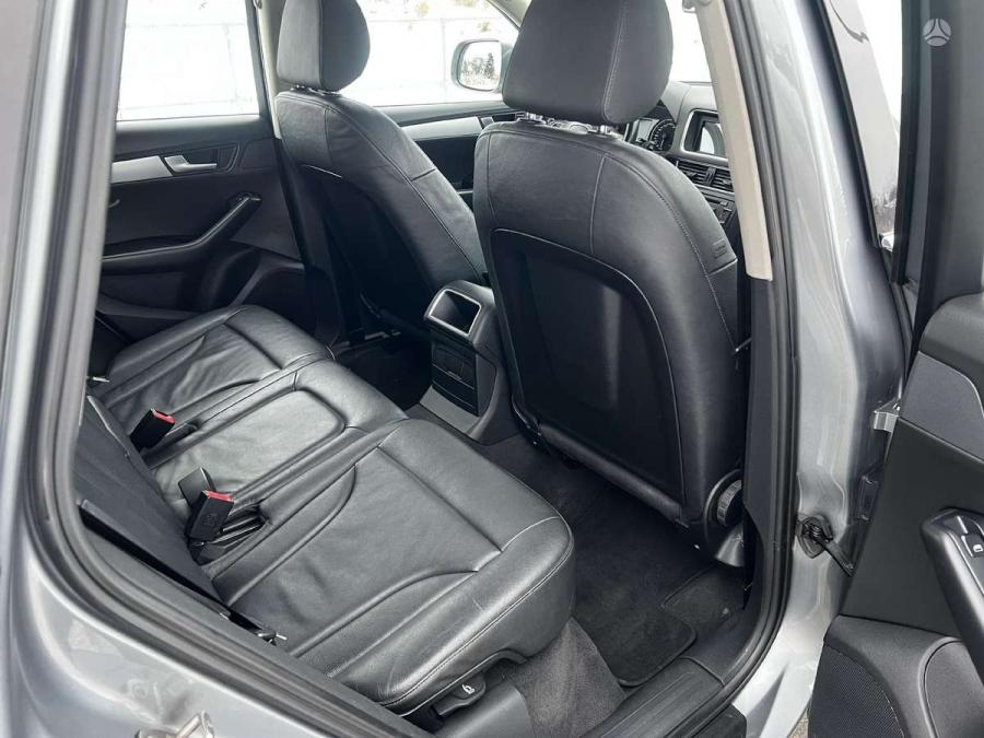 Grey Audi Q5 2009 in Ukmerge, with an engine capacity of 1.97 L and mileage of 219 thousand km for 7950 €, photo 14 on AUTOMOTO.COM.LV