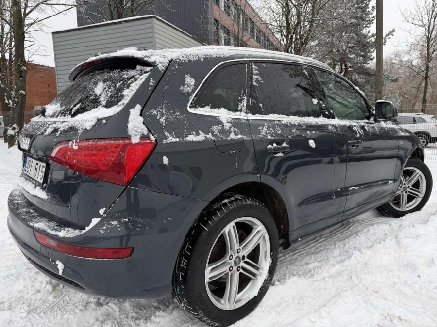 Grey Audi Q5 2009 in Kaunas, with an engine capacity of 1.97 L and mileage of 373 thousand km for 7950 €, photo 3 on AUTOMOTO.COM.LV
