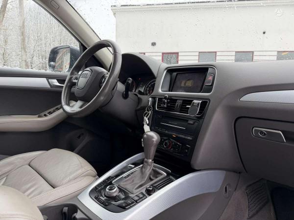 Grey Audi Q5 2009 in Kaunas, with an engine capacity of 1.97 L and mileage of 373 thousand km for 7950 €, photo 6 on AUTOMOTO.COM.LV