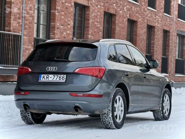 Grey Audi Q5 2009 in Riga, with an engine capacity of 2.00 L and mileage of 312 thousand km for 10000 €, photo 6 on AUTOMOTO.COM.LV