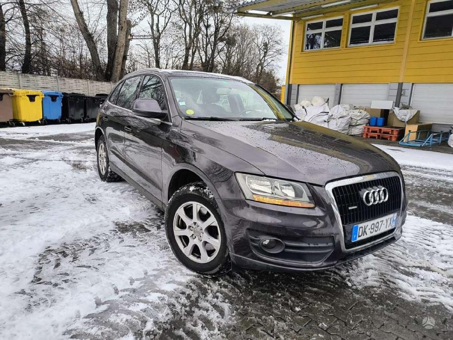 Pelēks Audi Q5 2009 Kauņa, ar dzinēja tilpumu 2.97 L un nobraukumu 283 tūkst. km par 8500 €, foto 1 vietnē AUTOMOTO.COM.LV