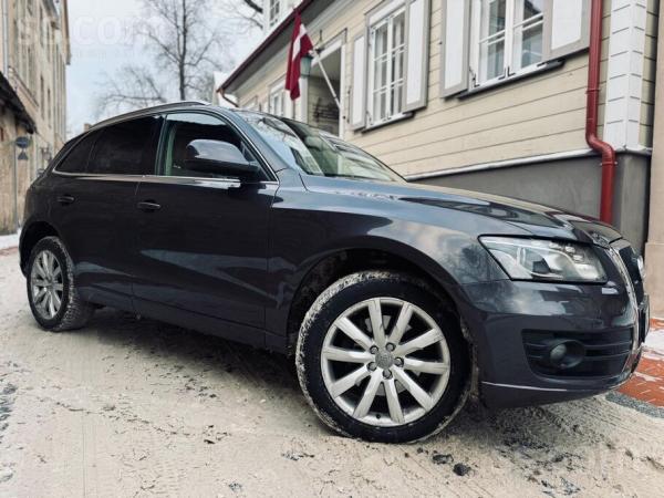 Grey Audi Q5 2009 in Cesis, with an engine capacity of 3.00 L and mileage of 0 thousand km for 8500 €, photo 2 on AUTOMOTO.COM.LV