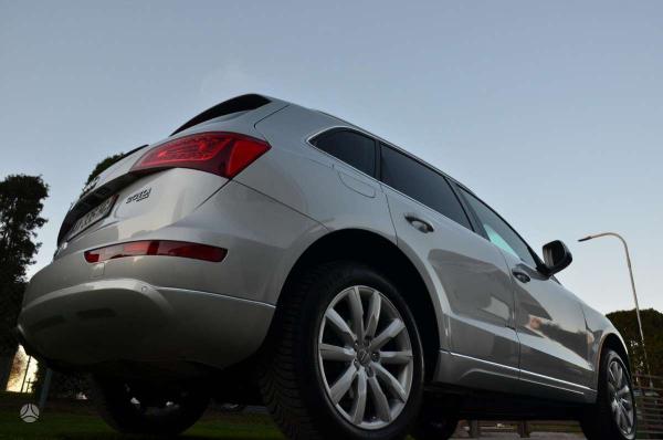 Grey Audi Q5 2009 in Kaunas, with an engine capacity of 2.00 L and mileage of 235 thousand km for 8950 €, photo 10 on AUTOMOTO.COM.LV