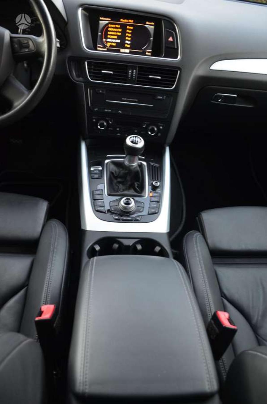 Grey Audi Q5 2009 in Kaunas, with an engine capacity of 2.00 L and mileage of 235 thousand km for 8950 €, photo 33 on AUTOMOTO.COM.LV