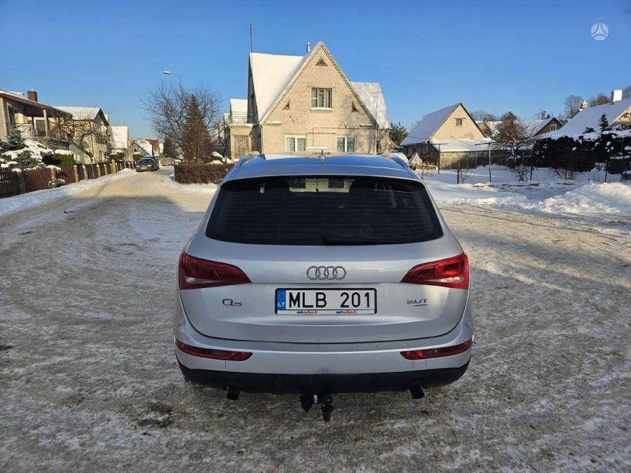 Grey Audi Q5 2009 in Anyksciai, with an engine capacity of 1.98 L and mileage of 176 thousand km for 8300 €, photo 3 on AUTOMOTO.COM.LV