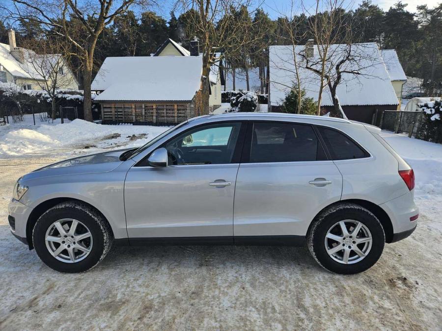 Grey Audi Q5 2009 in Anyksciai, with an engine capacity of 1.98 L and mileage of 176 thousand km for 8300 €, photo 6 on AUTOMOTO.COM.LV