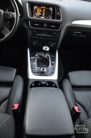 Pelēks Audi Q5 2009 Kauņa, ar dzinēja tilpumu 2.00 L un nobraukumu 235 tūkst. km par 8950 €, foto 32 vietnē AUTOMOTO.COM.LV