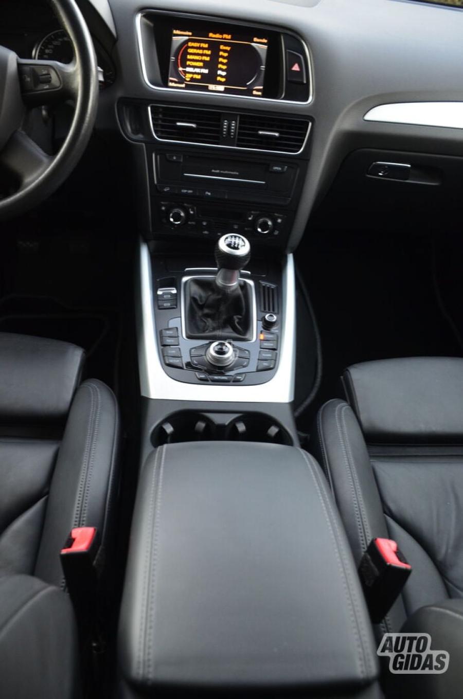 Pelēks Audi Q5 2009 Kauņa, ar dzinēja tilpumu 2.00 L un nobraukumu 235 tūkst. km par 8950 €, foto 32 vietnē AUTOMOTO.COM.LV