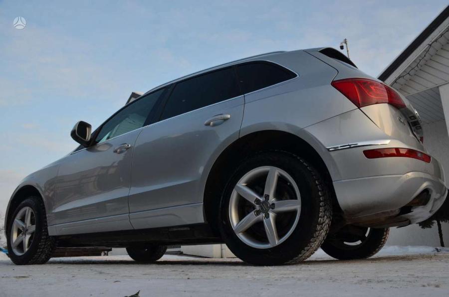 Pelēks Audi Q5 2009 Kauņa, ar dzinēja tilpumu 2.00 L un nobraukumu 235 tūkst. km par 8950 €, foto 29 vietnē AUTOMOTO.COM.LV