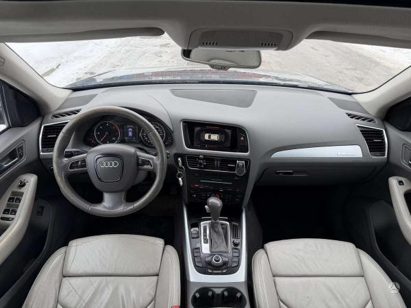 Pelēks Audi Q5 2009 Kauņa, ar dzinēja tilpumu 1.97 L un nobraukumu 380 tūkst. km par 7750 €, foto 5 vietnē AUTOMOTO.COM.LV