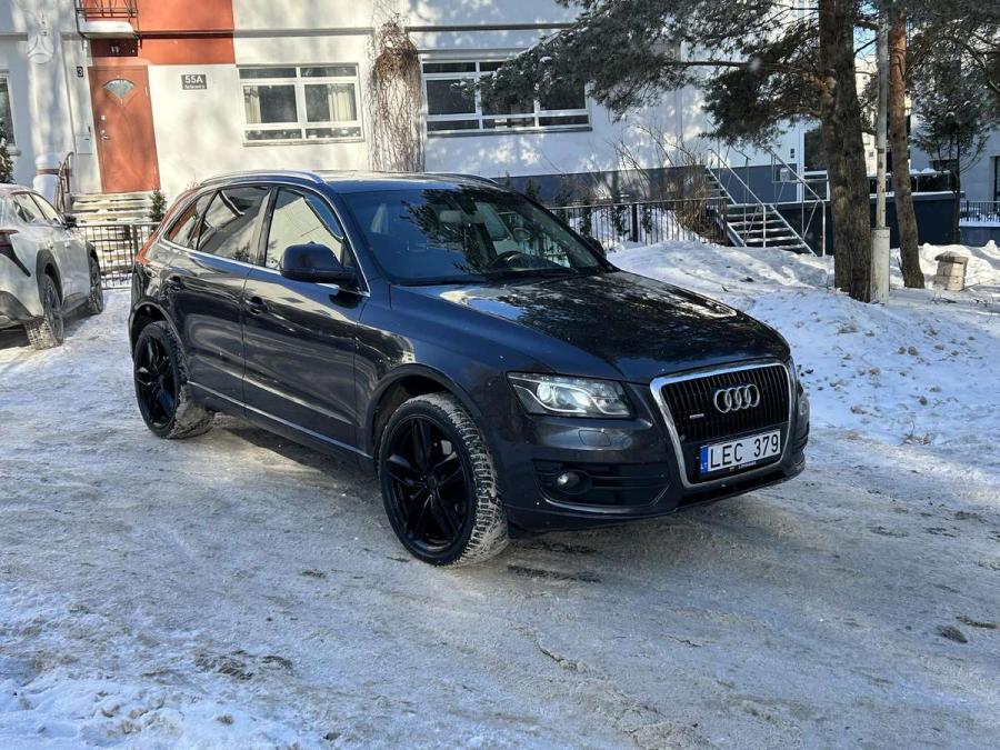 Grey Audi Q5 2009 in Vilnius, with an engine capacity of 2.97 L and mileage of 346 thousand km for 6800 €, photo 3 on AUTOMOTO.COM.LV