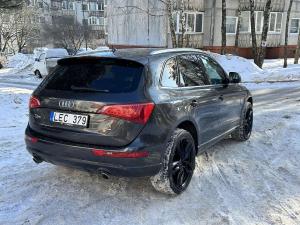 Grey Audi Q5 2009 in Vilnius, with an engine capacity of 2.97 L and mileage of 346 thousand km for 6800 €, photo 5 on AUTOMOTO.COM.LV