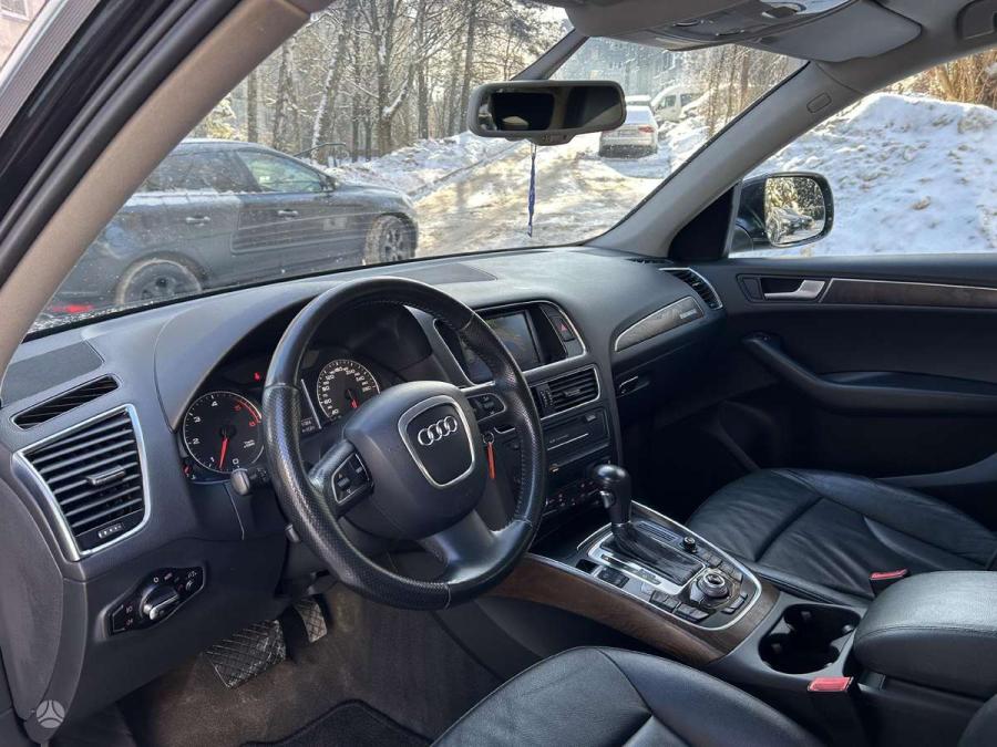 Grey Audi Q5 2009 in Vilnius, with an engine capacity of 2.97 L and mileage of 346 thousand km for 6800 €, photo 16 on AUTOMOTO.COM.LV