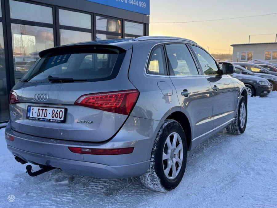 Pelēks Audi Q5 2009 Viļņa, ar dzinēja tilpumu 2.00 L un nobraukumu 239 tūkst. km par 7950 €, foto 4 vietnē AUTOMOTO.COM.LV
