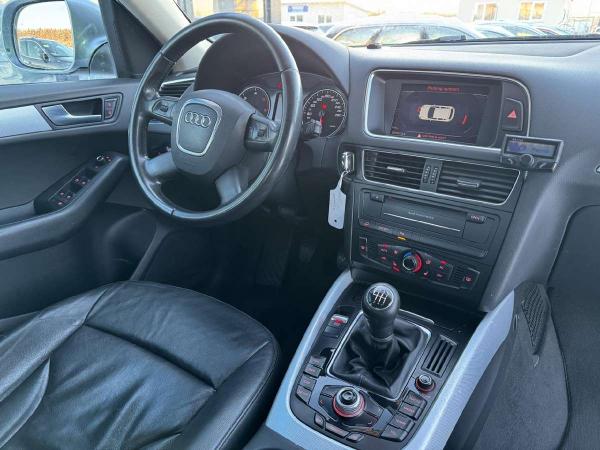 Pelēks Audi Q5 2009 Viļņa, ar dzinēja tilpumu 2.00 L un nobraukumu 239 tūkst. km par 7950 €, foto 10 vietnē AUTOMOTO.COM.LV