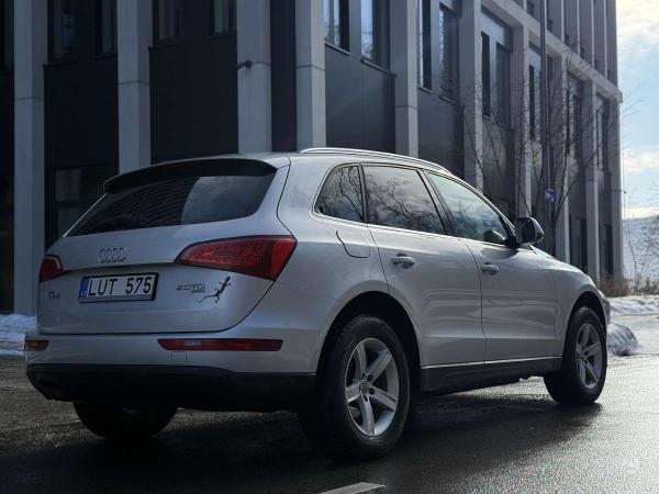 Pelēks Audi Q5 2009 Viļņa, ar dzinēja tilpumu 1.97 L un nobraukumu 340 tūkst. km par 5900 €, foto 4 vietnē AUTOMOTO.COM.LV