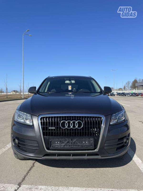 Grey Audi Q5 2009 in Siauliai, with an engine capacity of 3.00 L and mileage of 315 thousand km for 7400 €, photo 2 on AUTOMOTO.COM.LV