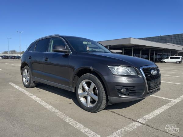 Grey Audi Q5 2009 in Siauliai, with an engine capacity of 3.00 L and mileage of 315 thousand km for 7400 €, photo 3 on AUTOMOTO.COM.LV