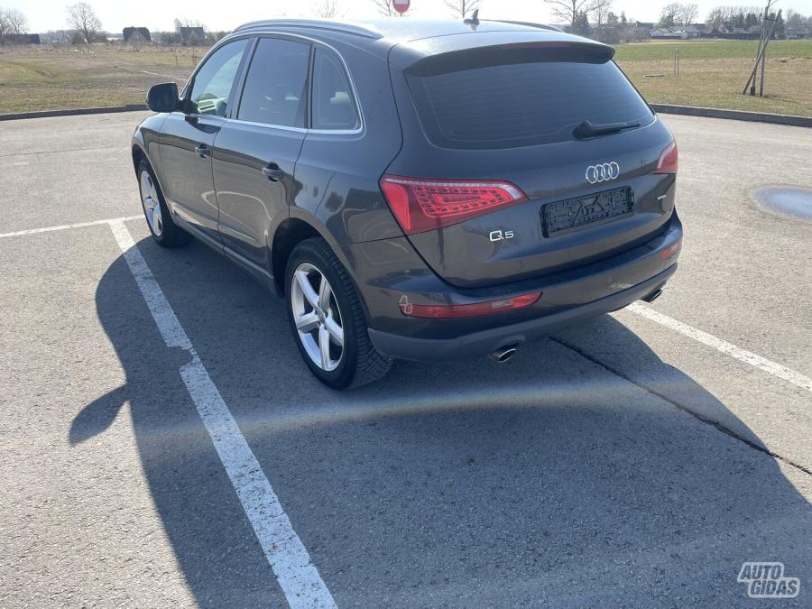 Grey Audi Q5 2009 in Siauliai, with an engine capacity of 3.00 L and mileage of 315 thousand km for 7400 €, photo 9 on AUTOMOTO.COM.LV