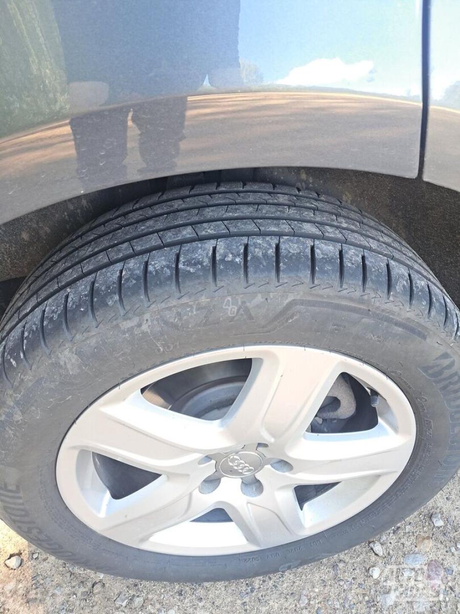 Grey Audi Q5 2009 in Vilnius, with an engine capacity of 3.00 L and mileage of 307 thousand km for 7750 €, photo 15 on AUTOMOTO.COM.LV