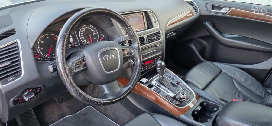 Pelēks Audi Q5 2009 Šauļi, ar dzinēja tilpumu 3.00 L un nobraukumu 280 tūkst. km par 7950 €, foto 11 vietnē AUTOMOTO.COM.LV