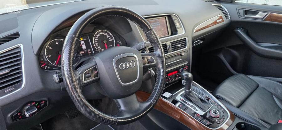 Pelēks Audi Q5 2009 Šauļi, ar dzinēja tilpumu 3.00 L un nobraukumu 280 tūkst. km par 7950 €, foto 13 vietnē AUTOMOTO.COM.LV