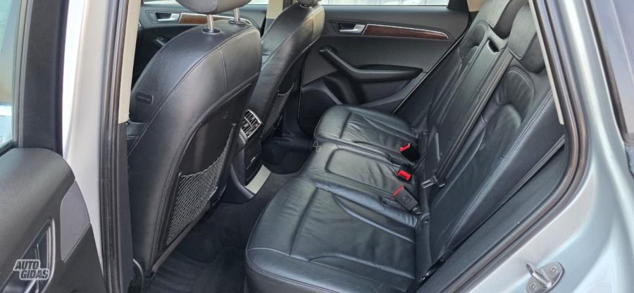 Pelēks Audi Q5 2009 Šauļi, ar dzinēja tilpumu 3.00 L un nobraukumu 280 tūkst. km par 7950 €, foto 18 vietnē AUTOMOTO.COM.LV