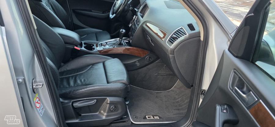 Pelēks Audi Q5 2009 Šauļi, ar dzinēja tilpumu 3.00 L un nobraukumu 280 tūkst. km par 7950 €, foto 22 vietnē AUTOMOTO.COM.LV