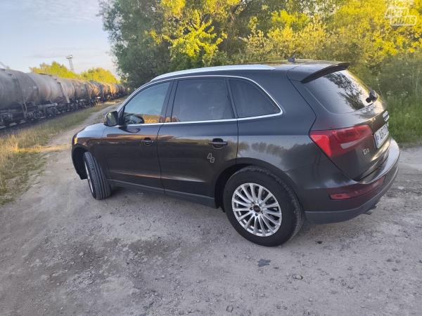 Grey Audi Q5 2009 in Naujoji Akmene, with an engine capacity of 3.00 L and mileage of 319 thousand km for 7000 €, photo 8 on AUTOMOTO.COM.LV