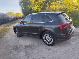 Grey Audi Q5 2009 in Naujoji Akmene, with an engine capacity of 3.00 L and mileage of 319 thousand km for 7000 €, photo 9 on AUTOMOTO.COM.LV
