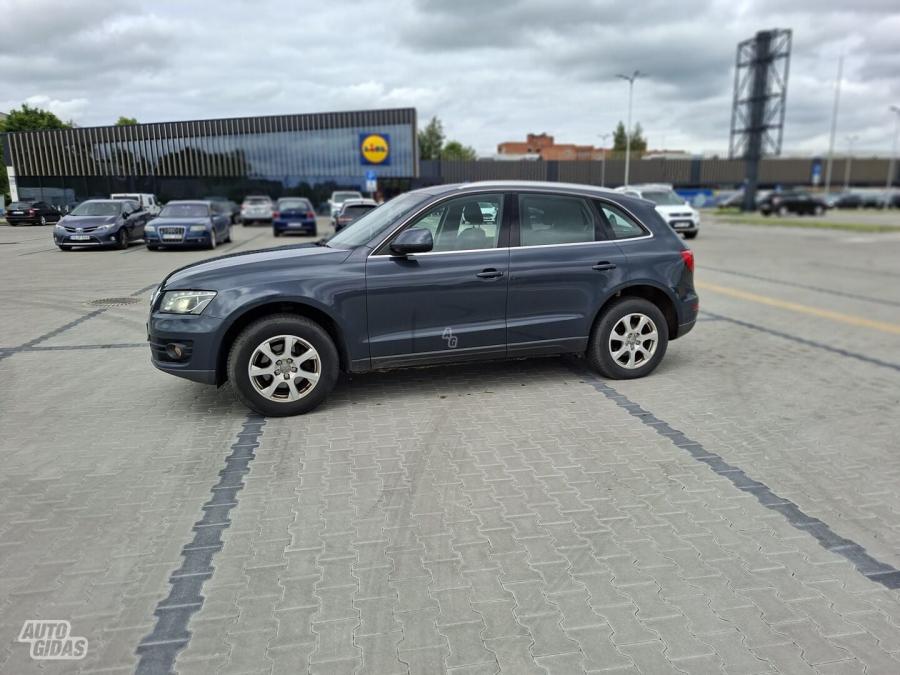 Grey Audi Q5 2009 in Kaunas, with an engine capacity of 2.00 L and mileage of 277 thousand km for 8800 €, photo 4 on AUTOMOTO.COM.LV