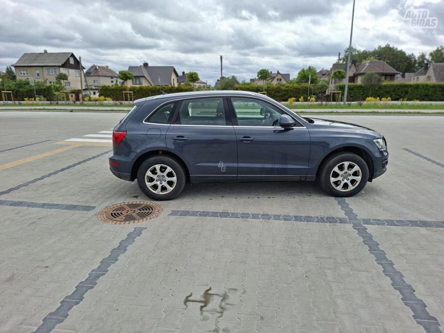 Grey Audi Q5 2009 in Kaunas, with an engine capacity of 2.00 L and mileage of 277 thousand km for 8800 €, photo 14 on AUTOMOTO.COM.LV