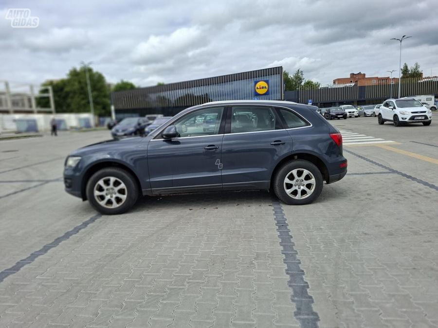 Grey Audi Q5 2009 in Kaunas, with an engine capacity of 2.00 L and mileage of 277 thousand km for 8800 €, photo 20 on AUTOMOTO.COM.LV