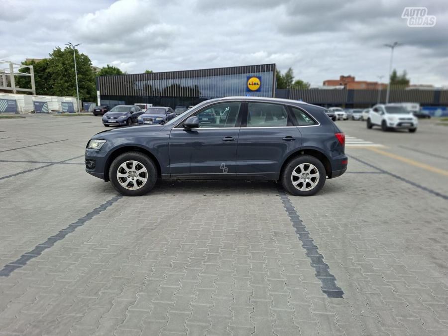 Pelēks Audi Q5 2009 Kauņa, ar dzinēja tilpumu 2.00 L un nobraukumu 277 tūkst. km par 8800 €, foto 3 vietnē AUTOMOTO.COM.LV