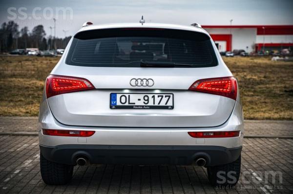 Pelēks Audi Q5 2009 Rīga, ar dzinēja tilpumu 3.00 L un nobraukumu 0 tūkst. km par 7990 €, foto 5 vietnē AUTOMOTO.COM.LV