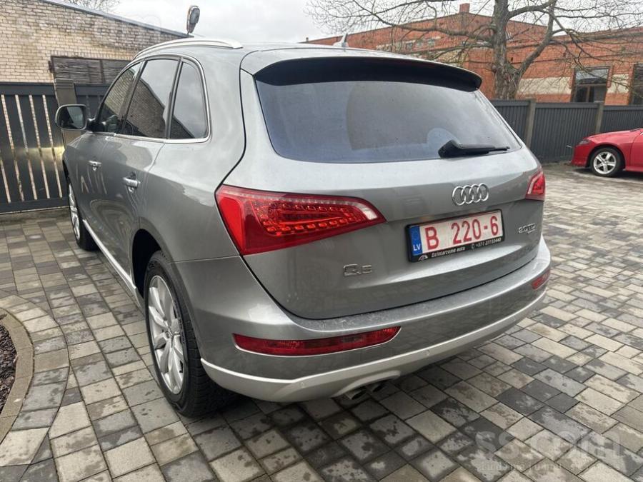 Pelēks Audi Q5 2009 Tukums, ar dzinēja tilpumu 2.00 L un nobraukumu 0 tūkst. km par 8900 €, foto 3 vietnē AUTOMOTO.COM.LV