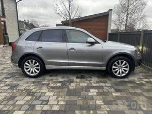 Pelēks Audi Q5 2009 Tukums, ar dzinēja tilpumu 2.00 L un nobraukumu 0 tūkst. km par 8900 €, foto 4 vietnē AUTOMOTO.COM.LV