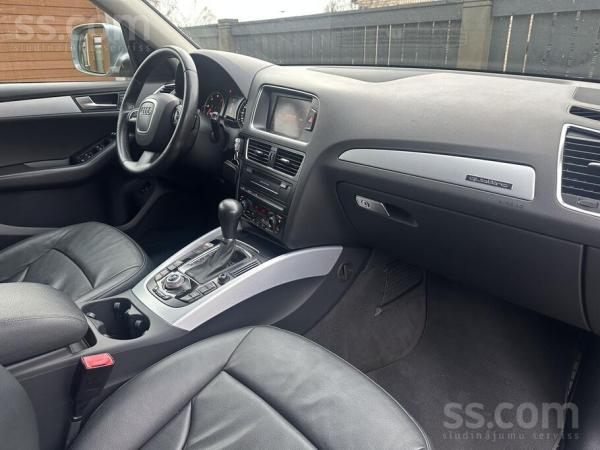 Grey Audi Q5 2009 in Tukums, with an engine capacity of 2.00 L and mileage of 0 thousand km for 8900 €, photo 5 on AUTOMOTO.COM.LV