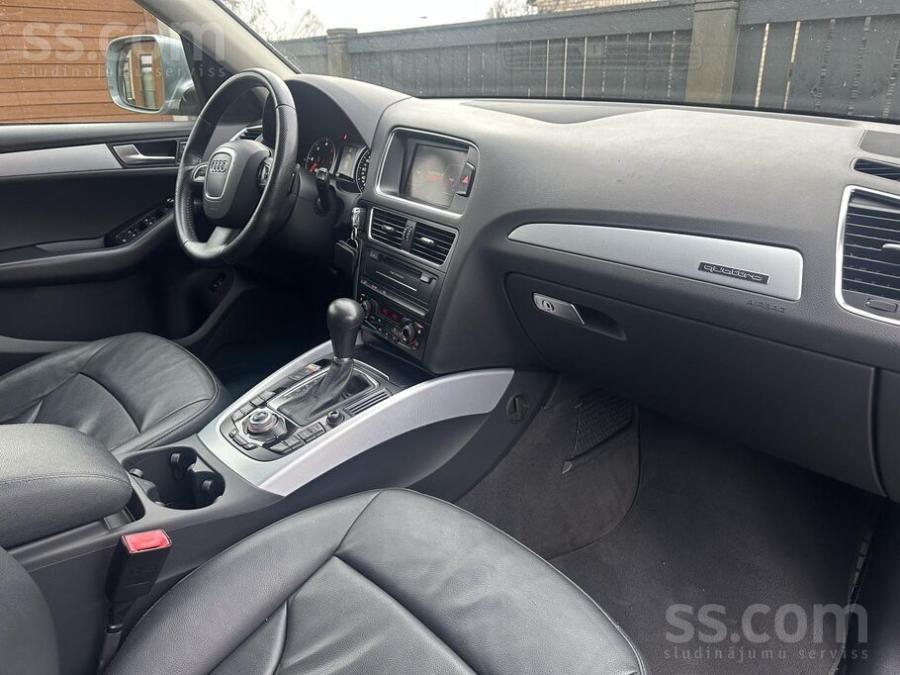 Pelēks Audi Q5 2009 Tukums, ar dzinēja tilpumu 2.00 L un nobraukumu 0 tūkst. km par 8900 €, foto 6 vietnē AUTOMOTO.COM.LV