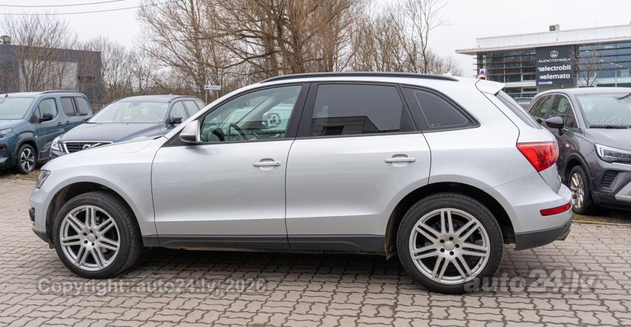 Pelēks Audi Q5 2009 Tallina, ar dzinēja tilpumu 2.00 L un nobraukumu 202 tūkst. km par 9900 €, foto 9 vietnē AUTOMOTO.COM.LV