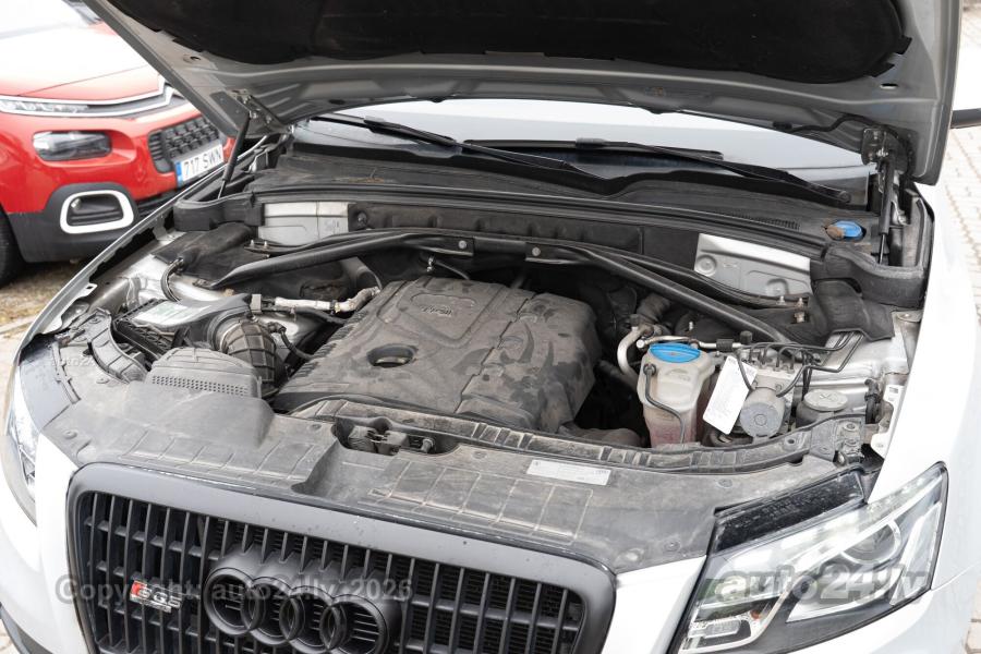Pelēks Audi Q5 2009 Tallina, ar dzinēja tilpumu 2.00 L un nobraukumu 202 tūkst. km par 9900 €, foto 10 vietnē AUTOMOTO.COM.LV