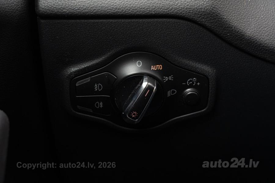 Pelēks Audi Q5 2009 Tallina, ar dzinēja tilpumu 2.00 L un nobraukumu 202 tūkst. km par 9900 €, foto 13 vietnē AUTOMOTO.COM.LV