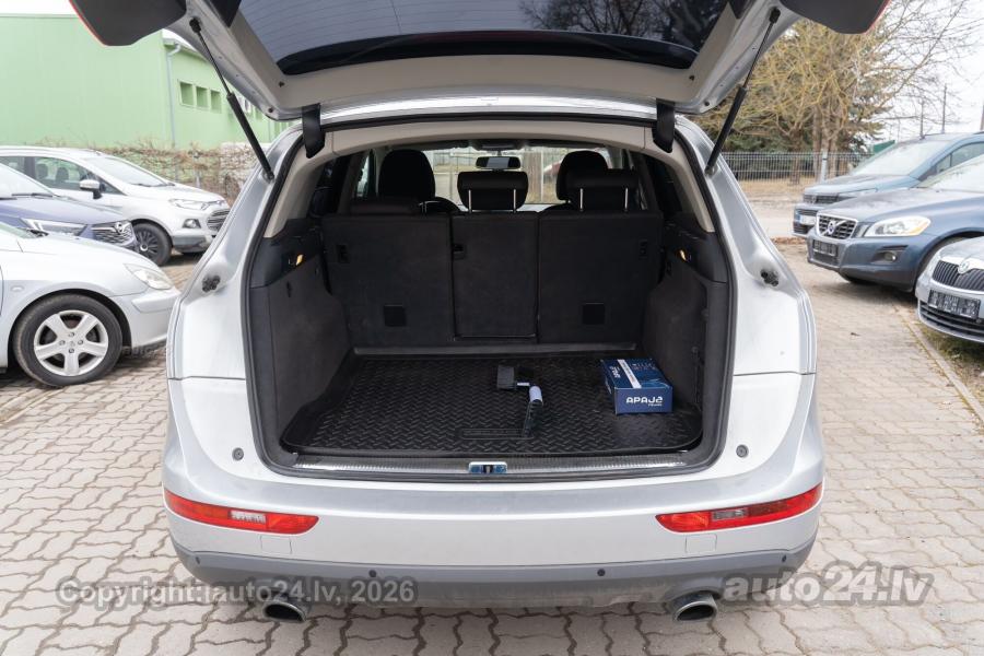 Pelēks Audi Q5 2009 Tallina, ar dzinēja tilpumu 2.00 L un nobraukumu 202 tūkst. km par 9900 €, foto 24 vietnē AUTOMOTO.COM.LV