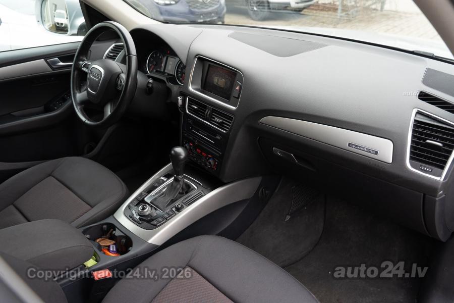 Pelēks Audi Q5 2009 Tallina, ar dzinēja tilpumu 2.00 L un nobraukumu 202 tūkst. km par 9900 €, foto 27 vietnē AUTOMOTO.COM.LV