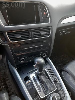 Pelēks Audi Q5 2009 Ogre, ar dzinēja tilpumu 3.00 L un nobraukumu 317 tūkst. km par 8500 €, foto 8 vietnē AUTOMOTO.COM.LV