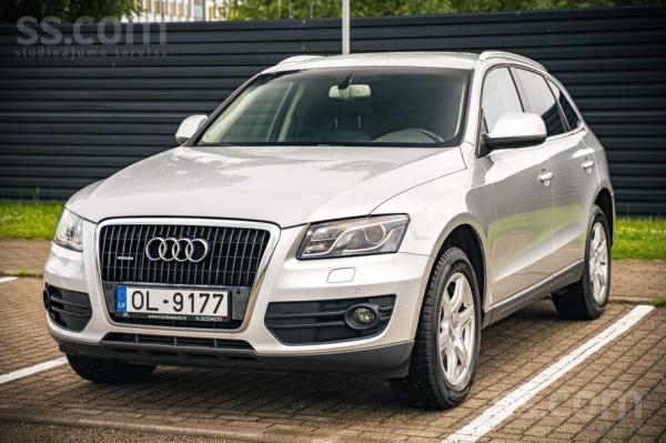 Grey Audi Q5 2009 in Riga, with an engine capacity of 3.00 L and mileage of 238 thousand km for 7990 €, photo 1 on AUTOMOTO.COM.LV