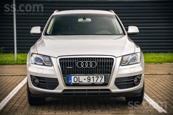 Grey Audi Q5 2009 in Riga, with an engine capacity of 3.00 L and mileage of 238 thousand km for 7990 €, photo 2 on AUTOMOTO.COM.LV